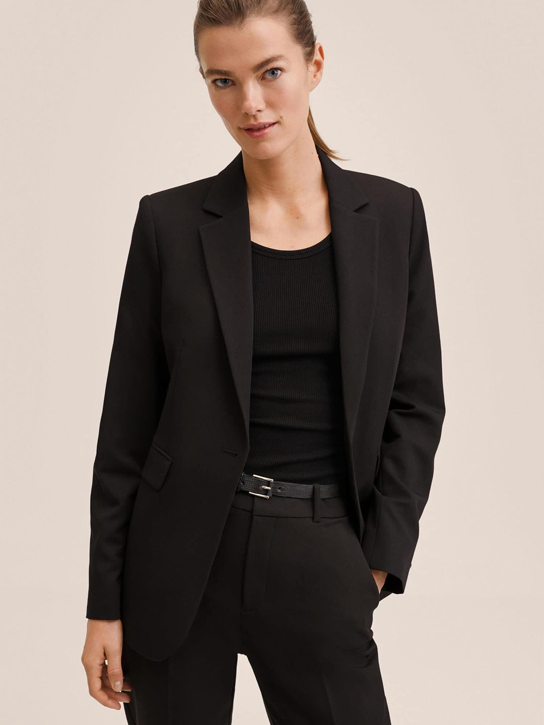 MANGO Women Black Solid Tailored Fit Boreal Blazer with Back Slit ...