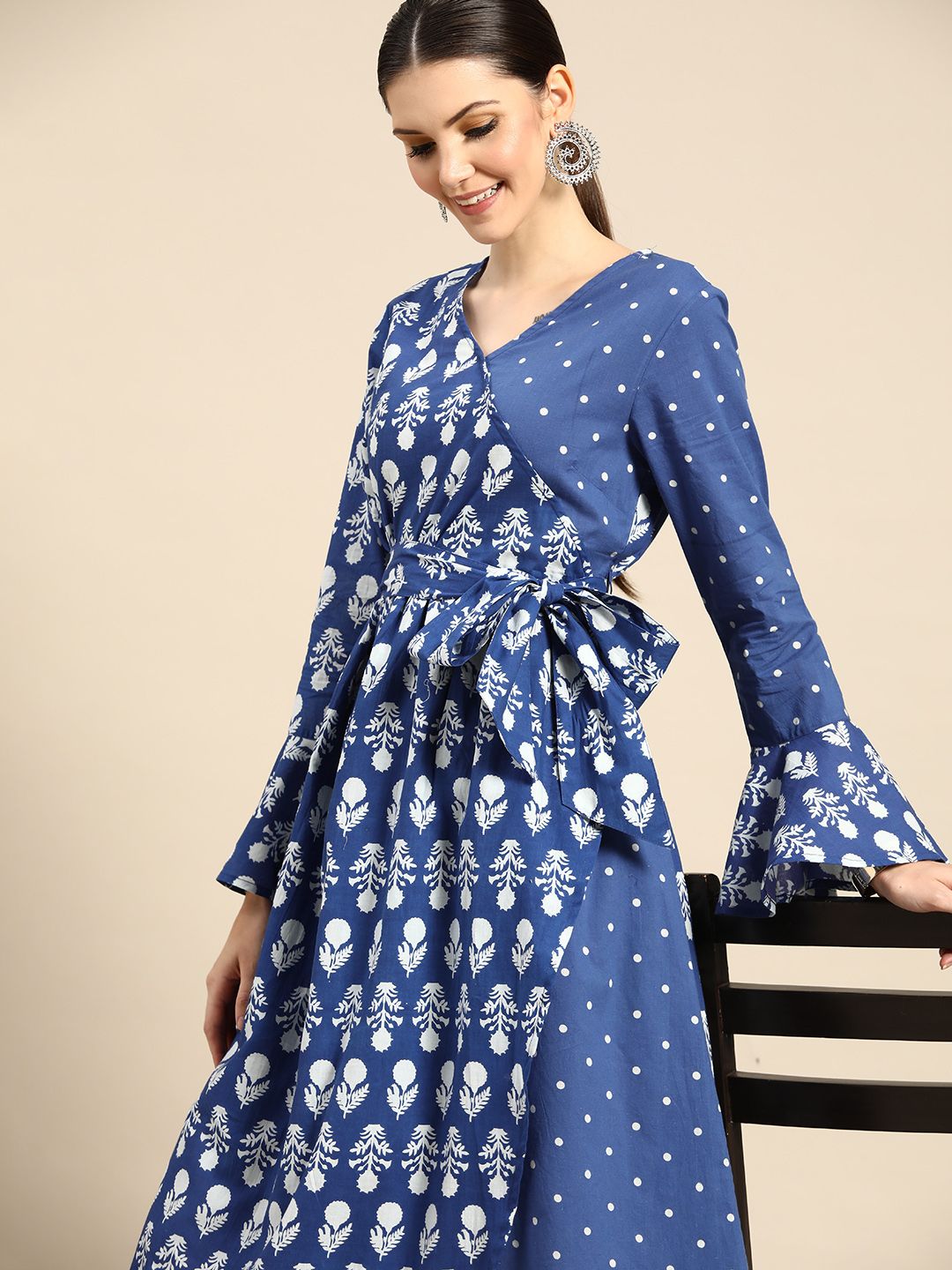 Save ₹1900 On Anouk Women Blue And White Ethnic Motifs Printed Angrakha