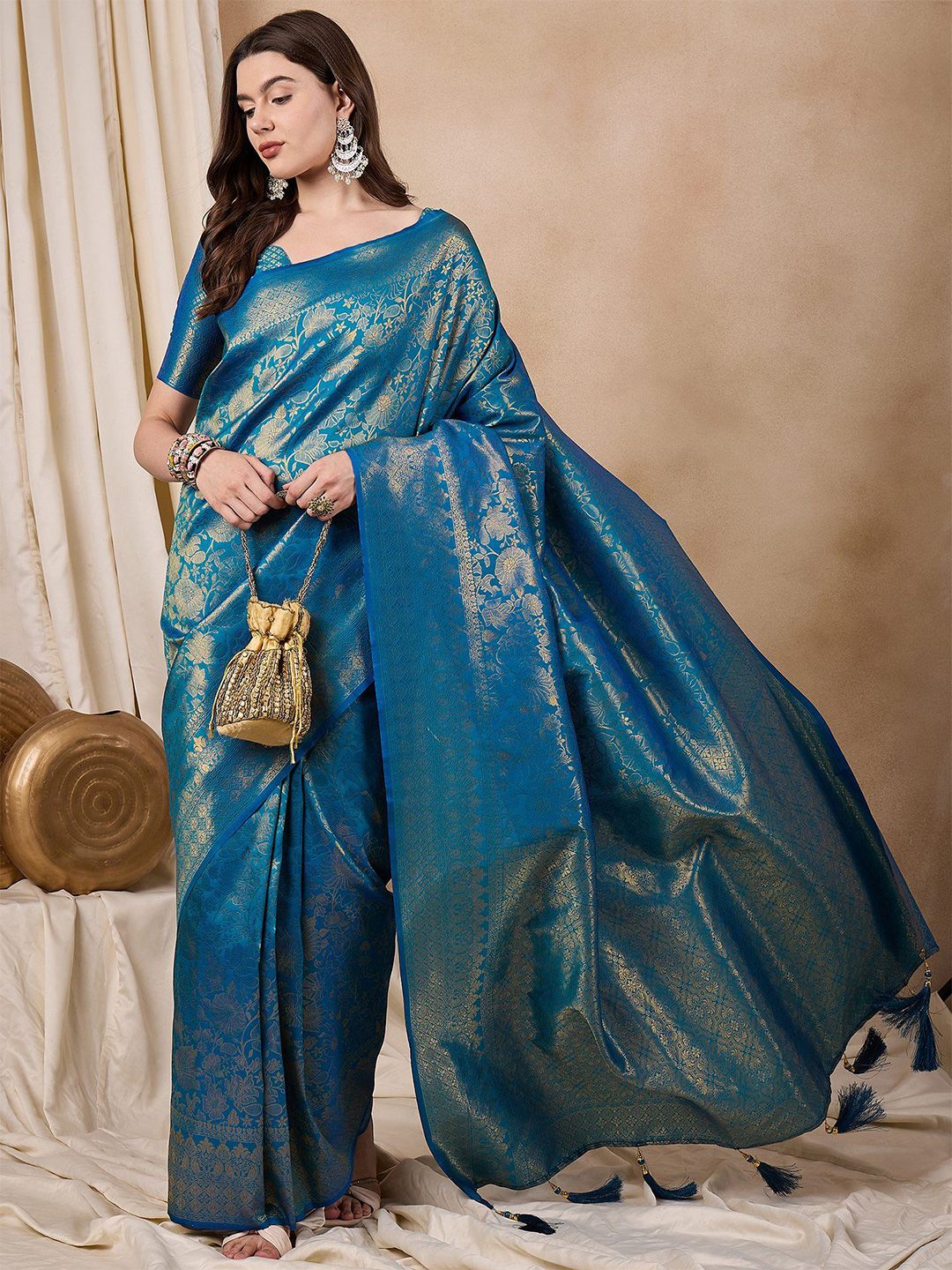 Buy KAVINDI Woven Design Zari Pure Silk Kanjeevaram Saree - Sarees for ...