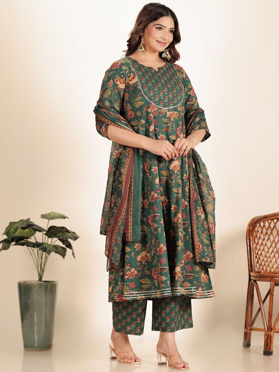 Buy Aramya Floral Printed Panelled Pure Cotton Anarkali Kurta With ...