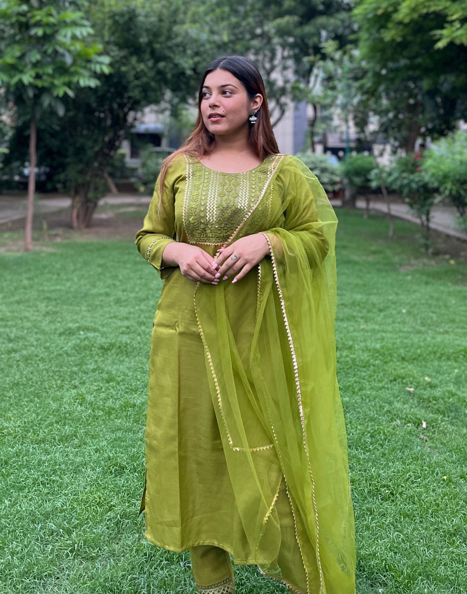 Buy Twika Floral Yoke Design Thread Work Straight Kurta With Trousers ...