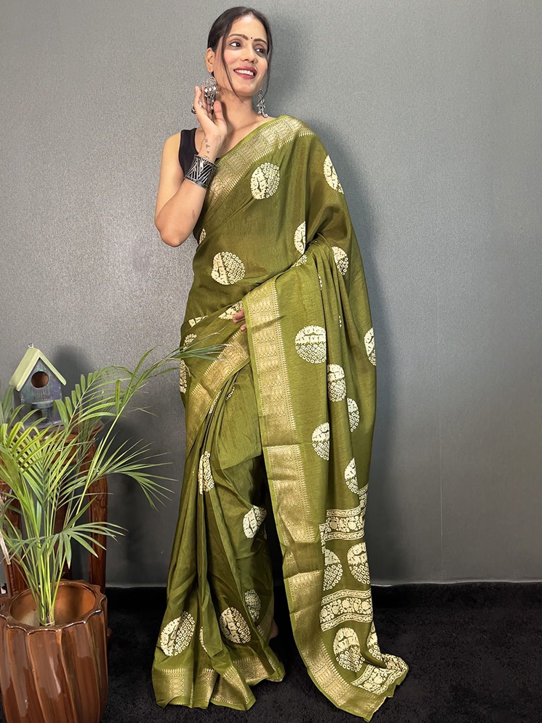 Buy DIVASTRI Ethnic Motifs Printed Pure Silk Ready To Wear Saree ...