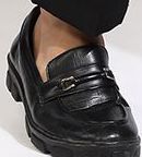 Buy HIGHLANDER Men Olive Dobby Textured Checked Oversized Regular Fit ...