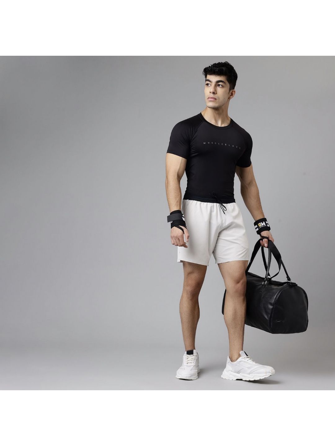 Buy MuscleBlaze Men Raglan Sleeves Compression Sports T Shirt - Tshirts ...