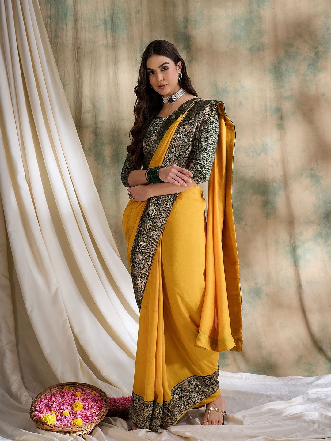 Buy Sangria Solid Woven Design Saree - Sarees for Women 31111095 | Myntra