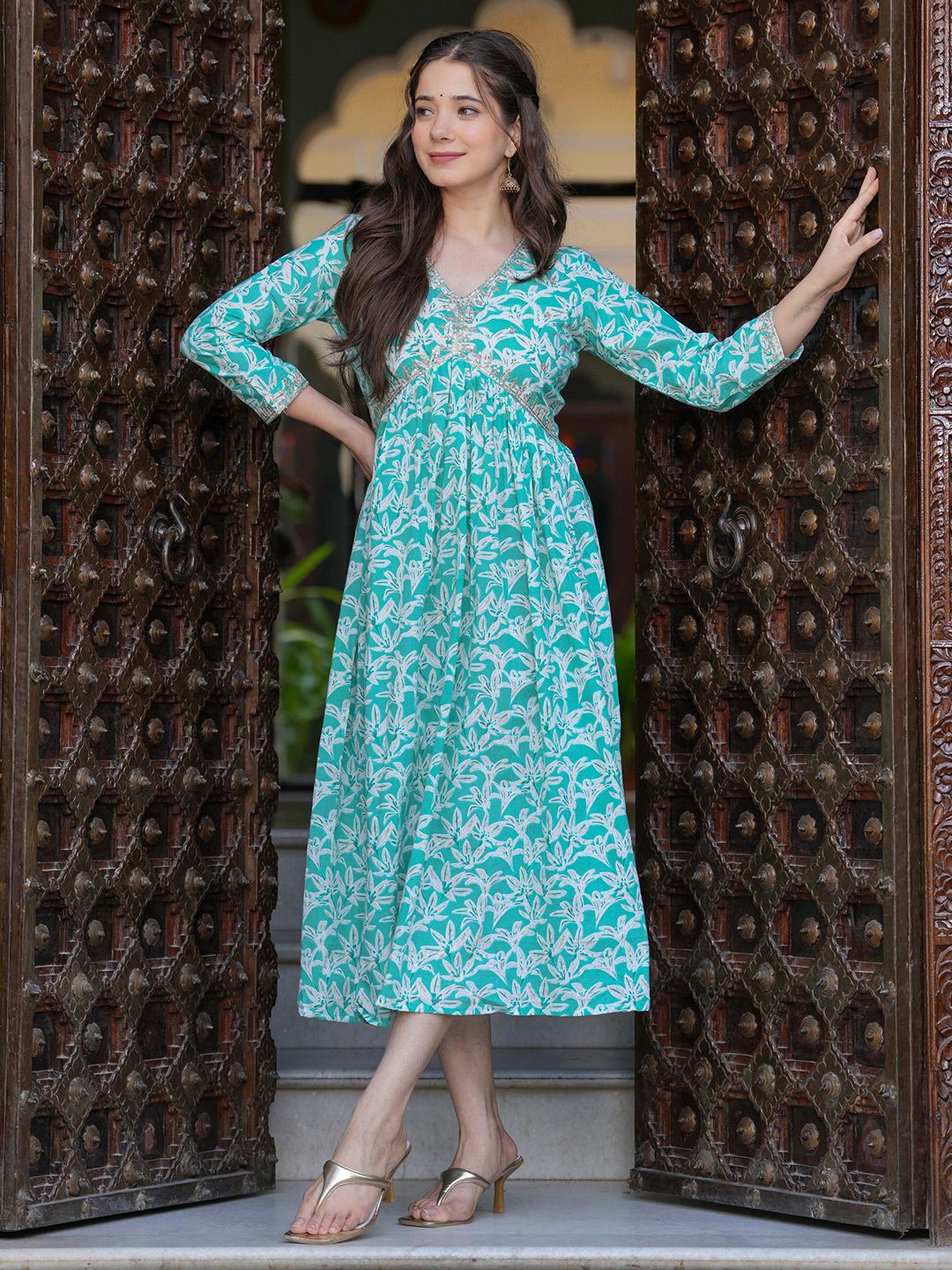 Buy KPF Floral Printed V Neck Gotta Patti Work Empire Kurta - Kurtas for Women 33634124 | Myntra