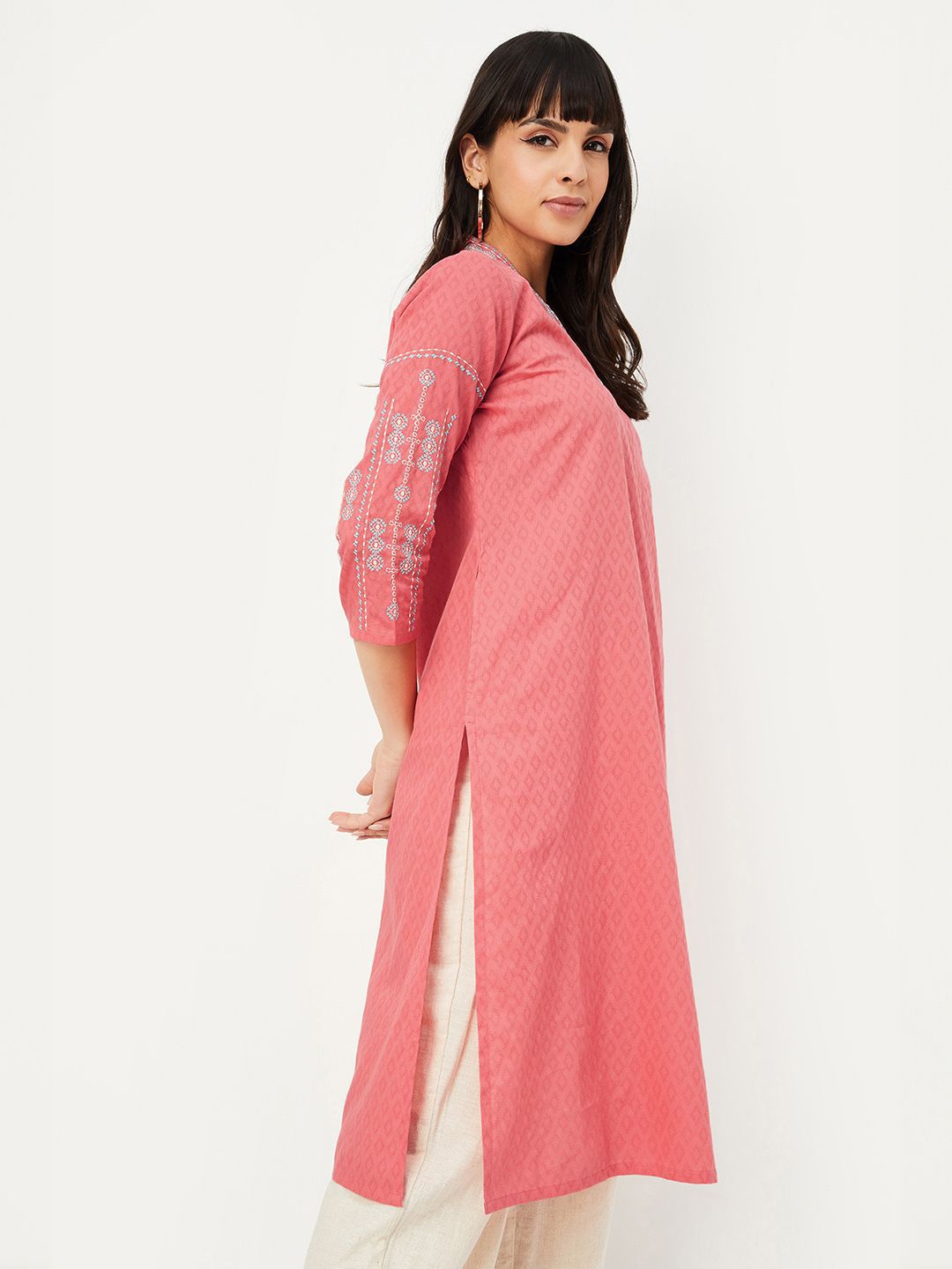 Buy Max Geometric Embroidered Chikankari V Neck Cotton Straight Kurta - Kurtas for Women ...