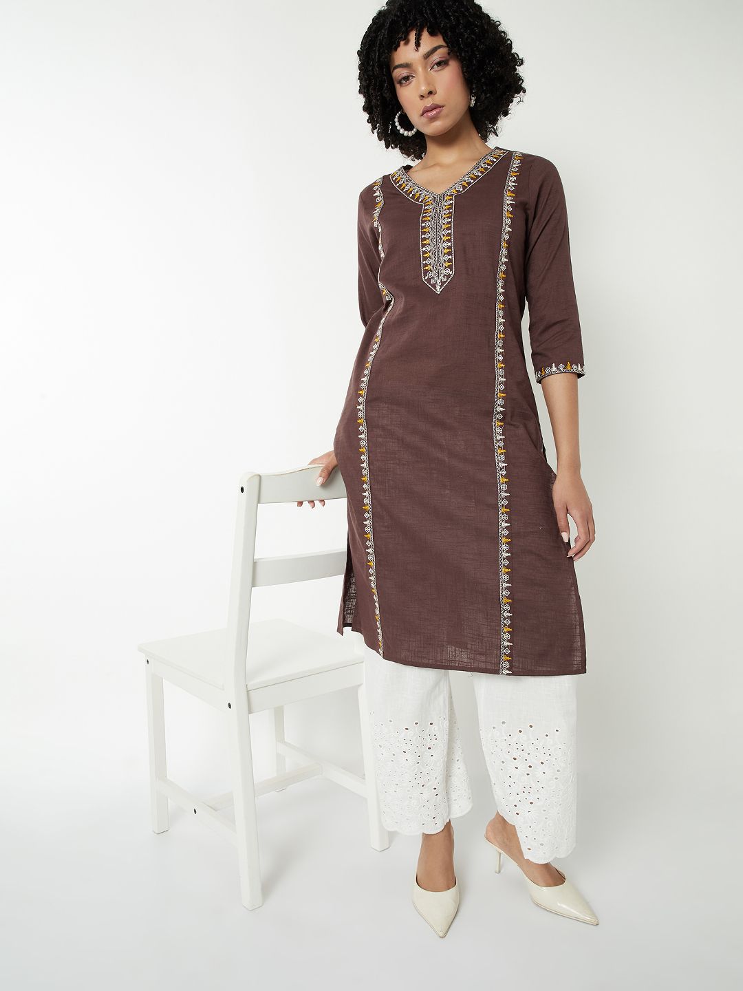 Buy Max Women Embroidered V Neck Straight Kurta - Kurtas for Women 36479991 | Myntra