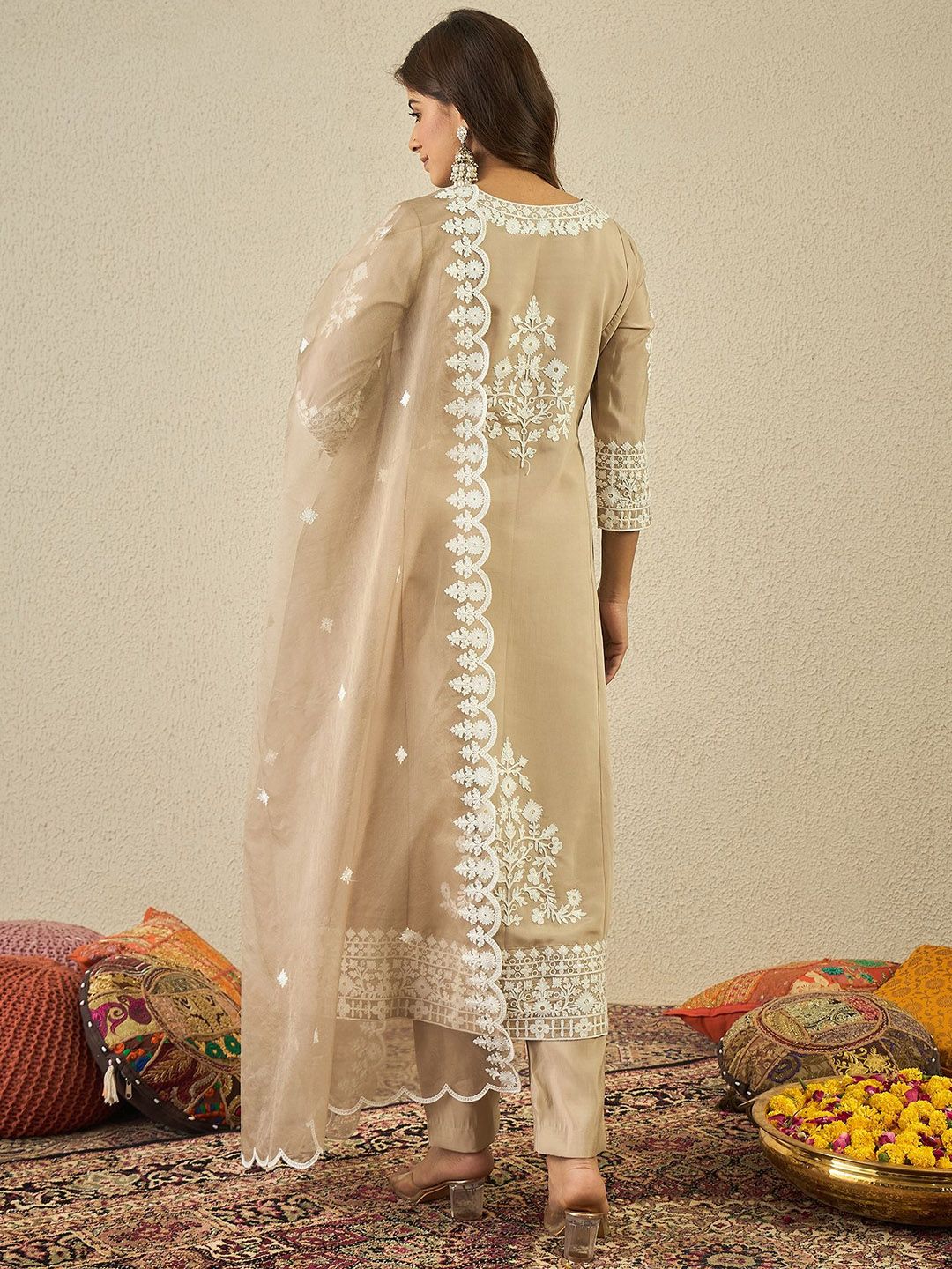 Buy Inddus Women Floral Embroidered Round Neck Thread Work Kurta With ...