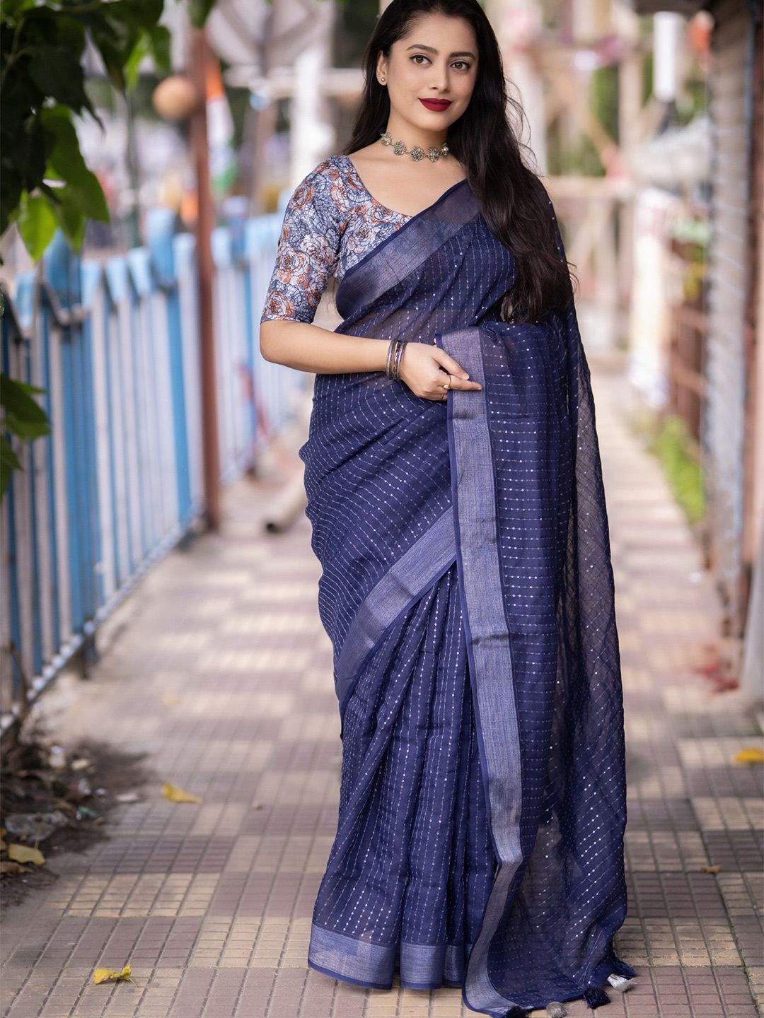 Buy DIVASTRI Embellished Sequinned Linen Blend Saree - Sarees for Women ...