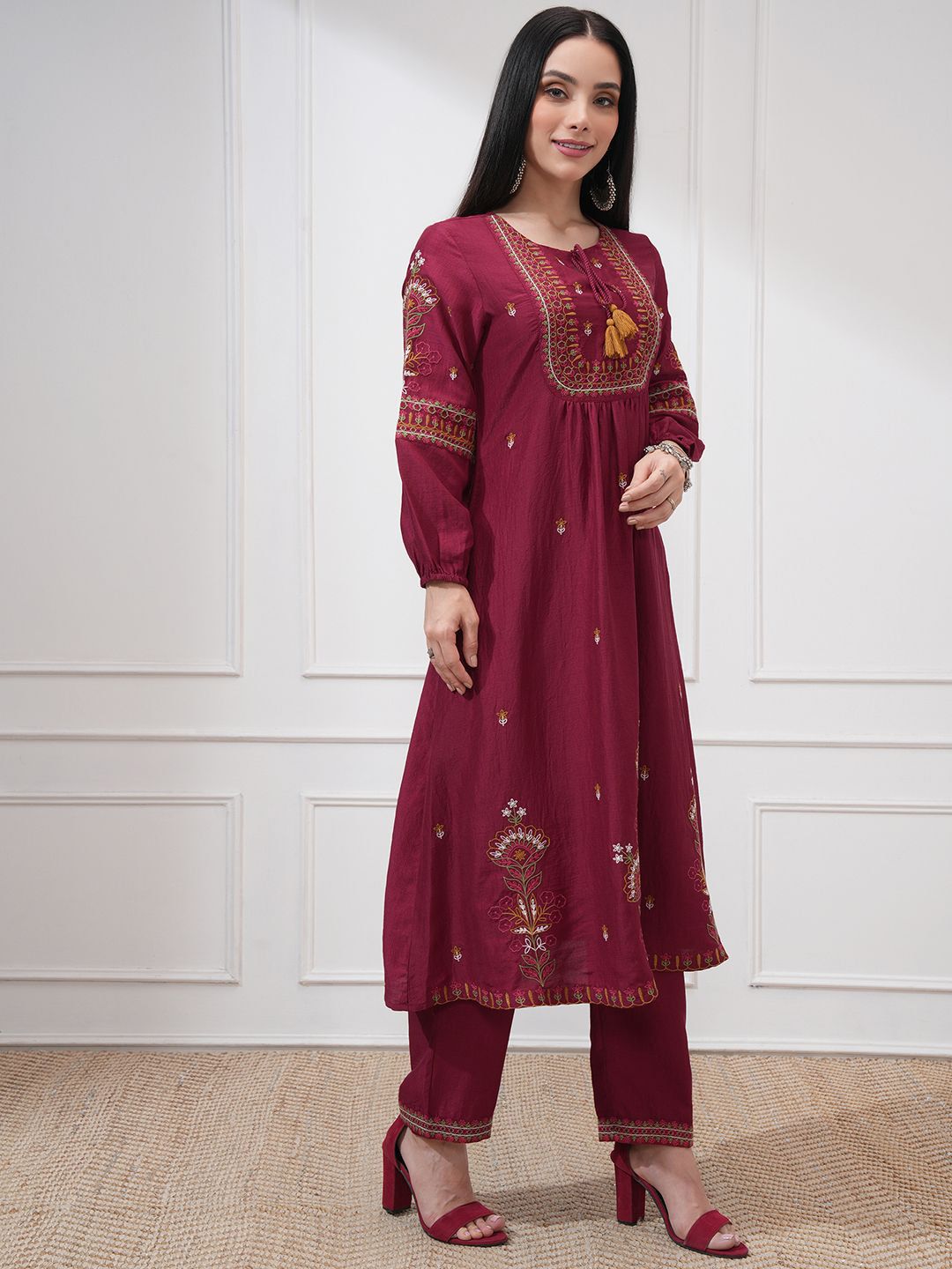 Buy Vishudh Floral Embroidered Tie Up Neck Thread Work Anarkali Kurta ...