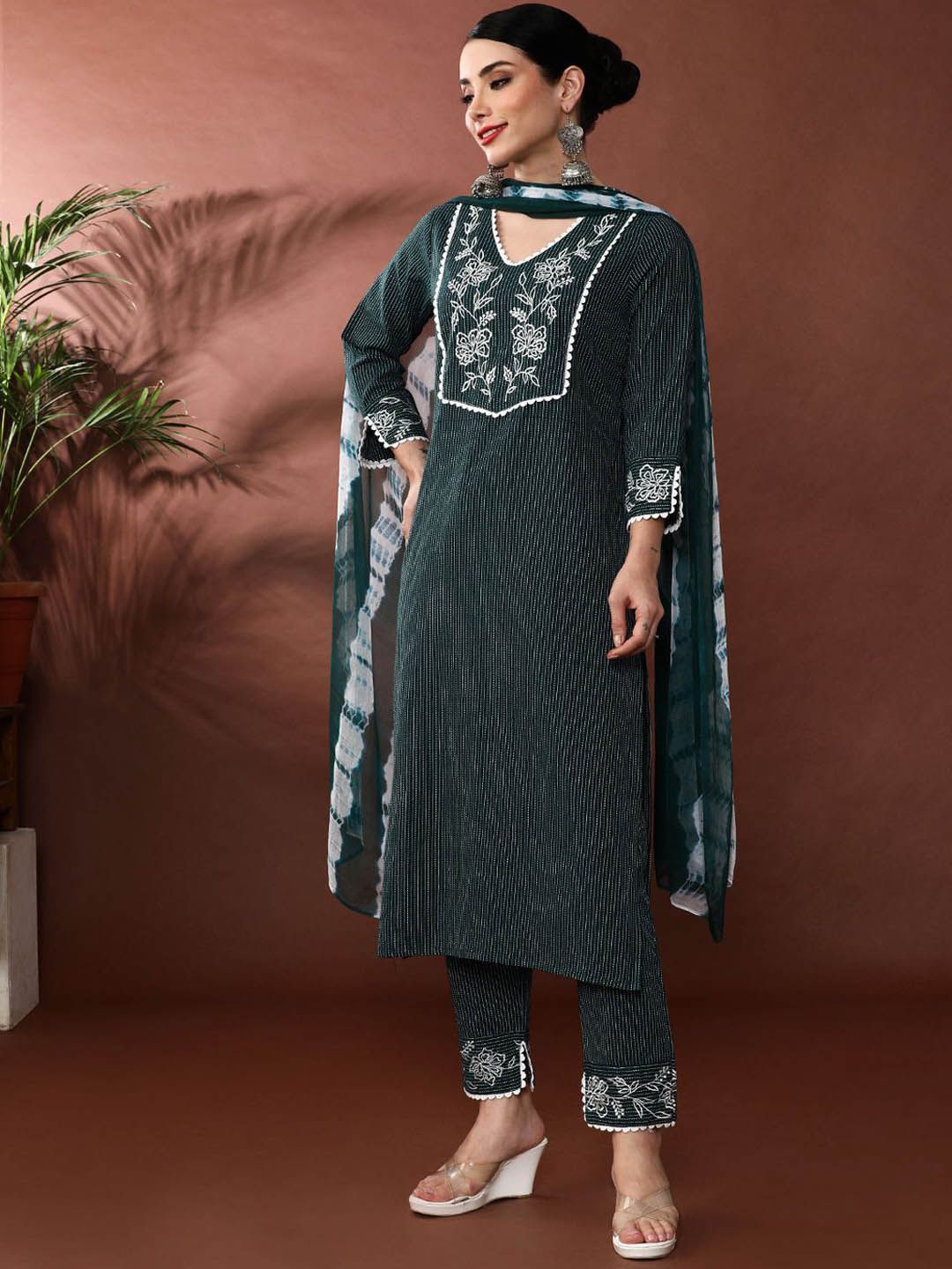 Buy Anouk Floral Yoke Design V Neck Pure Cotton Straight Kurta With ...