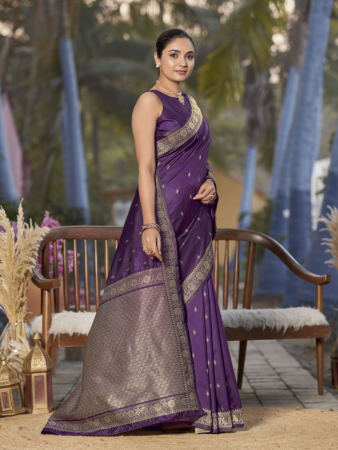 Buy MANOHARI Woven Design Zari Pure Silk Banarasi Saree - Sarees for ...