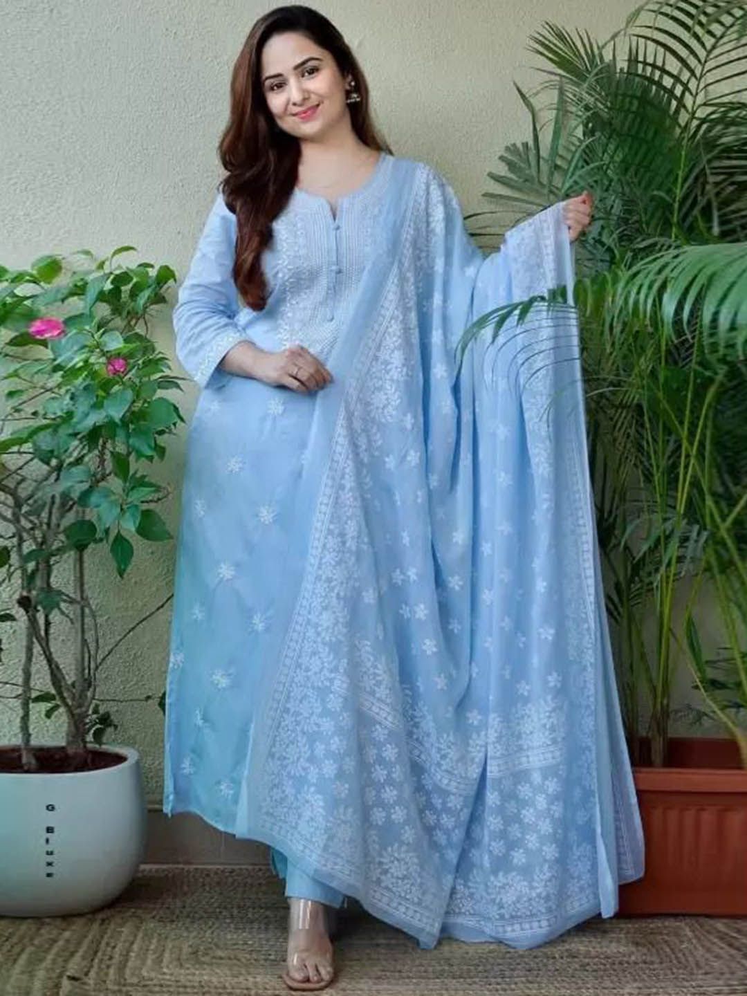 Buy Piludi Women Floral Embroidered Regular Chikankari Kurta With ...