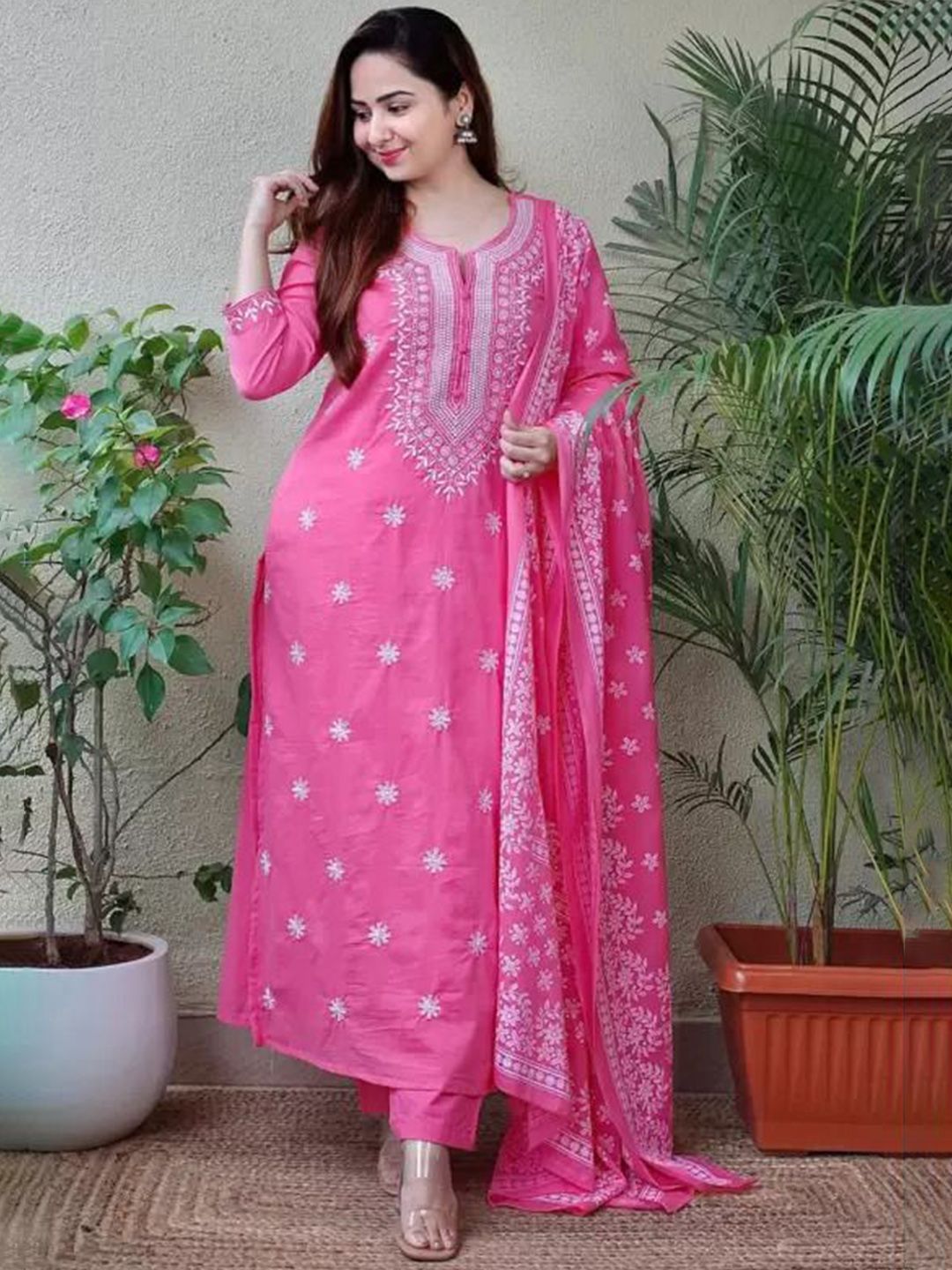 Buy Piludi Women Floral Embroidered Regular Chikankari Kurta With ...