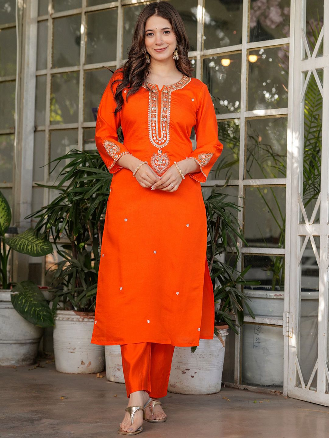 Buy PARNAVI Women Floral Regular Chanderi Cotton Kurti With Palazzos ...