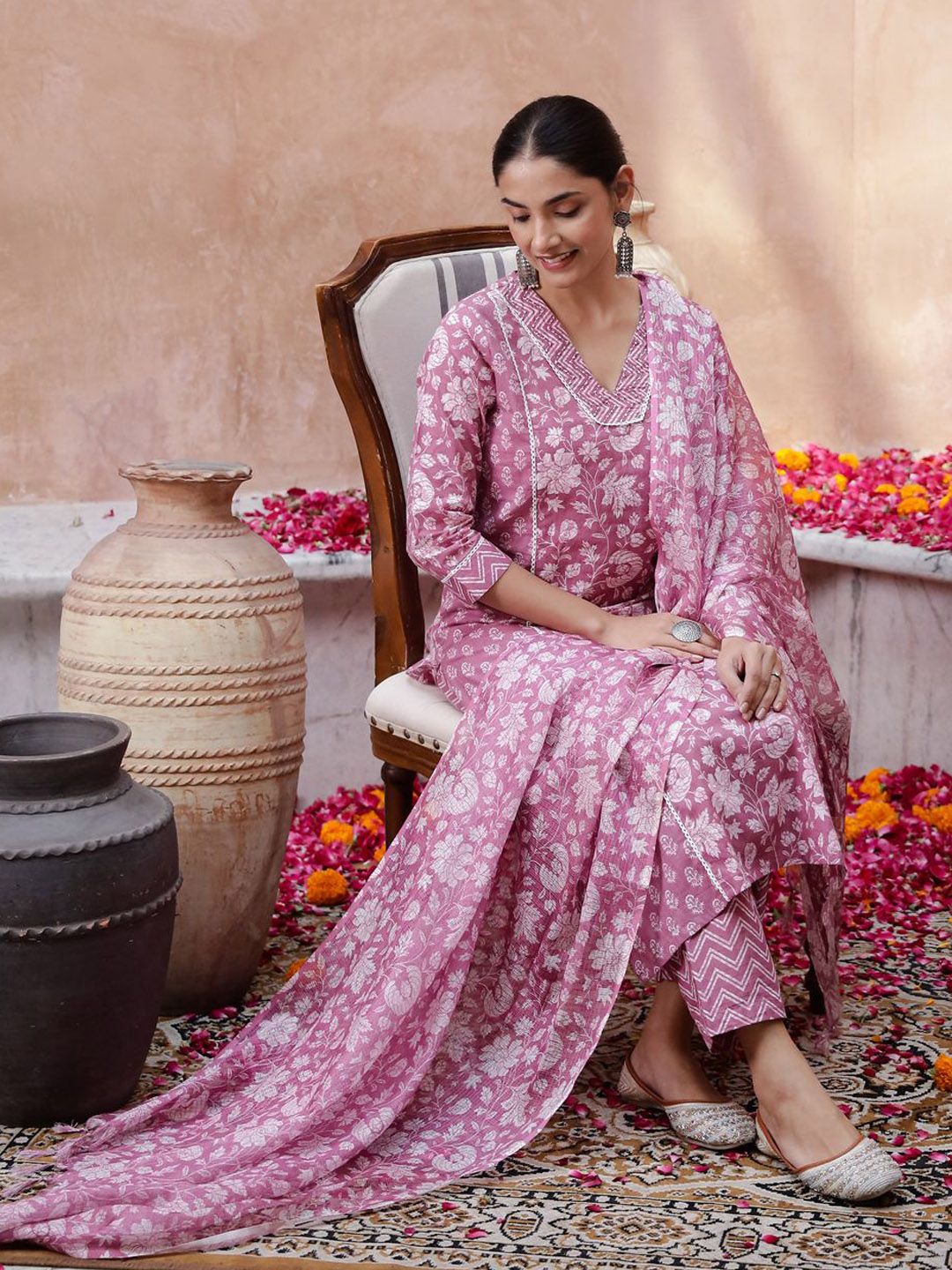 Buy Sangria Mauve Floral Printed V Neck Pure Cotton Straight Kurta ...