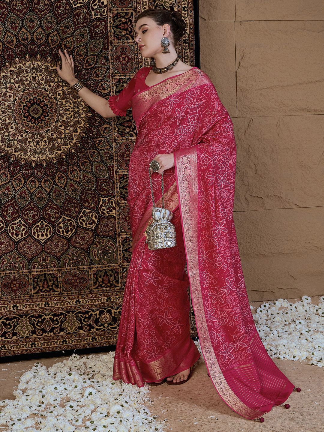 Buy Anouk Ethnic Motifs Zari Silk Blend Sungudi Saree - Sarees for ...