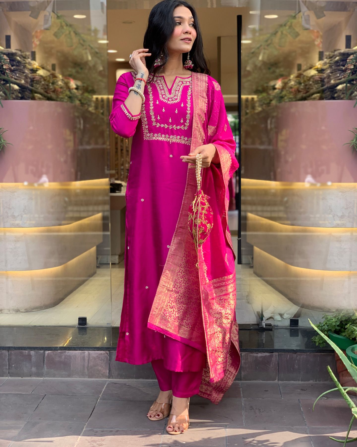 Buy DIVASTRI MANUSHI Floral Beads & Stones Notch Neck Straight Kurta ...