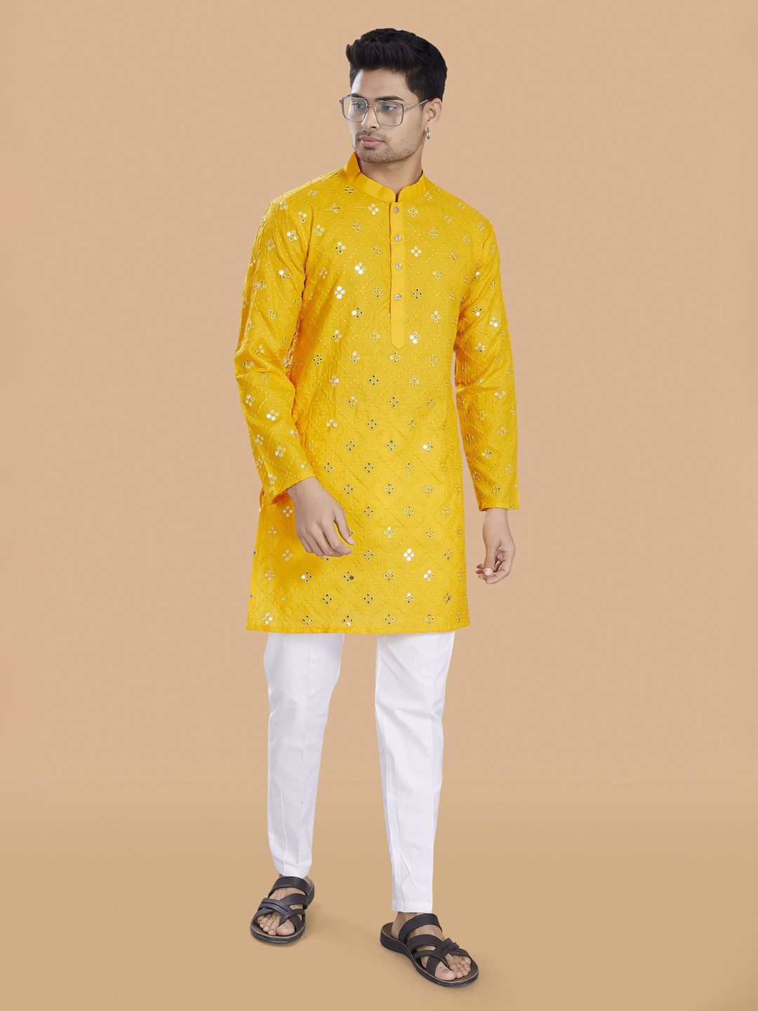 Buy DIVISIVE Men Ethnic Motifs Embroidered Mirror Work Straight Kurta ...