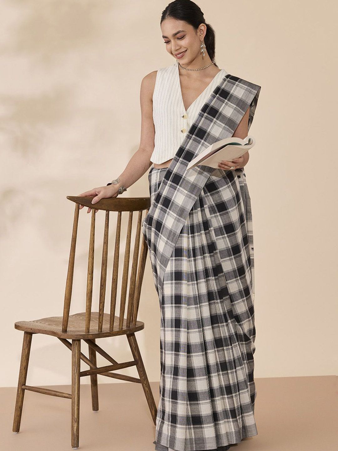 Buy Taneira Checked Pure Cotton Saree - Sarees for Women 35661928 | Myntra
