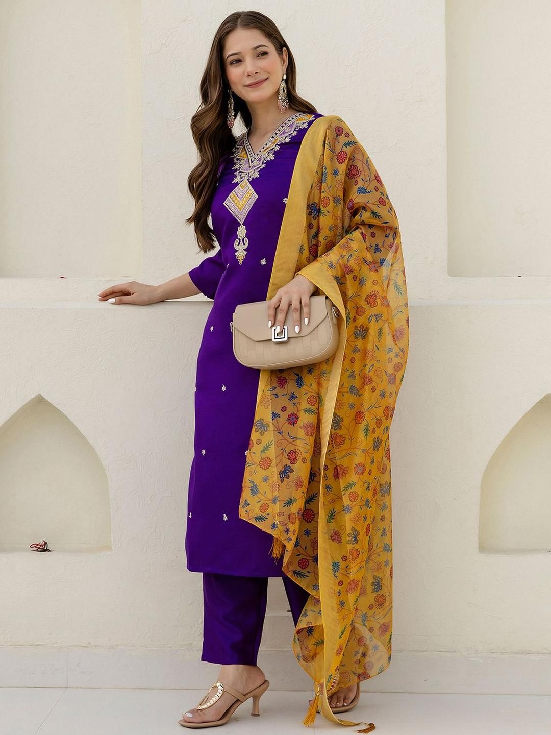 Buy SANISA Women Ethnic Motifs Embroidered Regular Kurta Set With Dupatta - Kurta Sets for Women ...