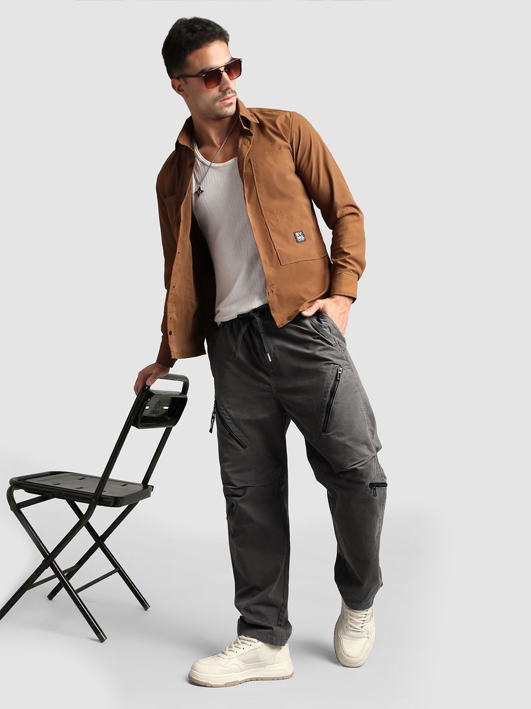 Buy Beyoung Men Relaxed Regular Fit Utility Zipper Cotton Cargo Trouser ...