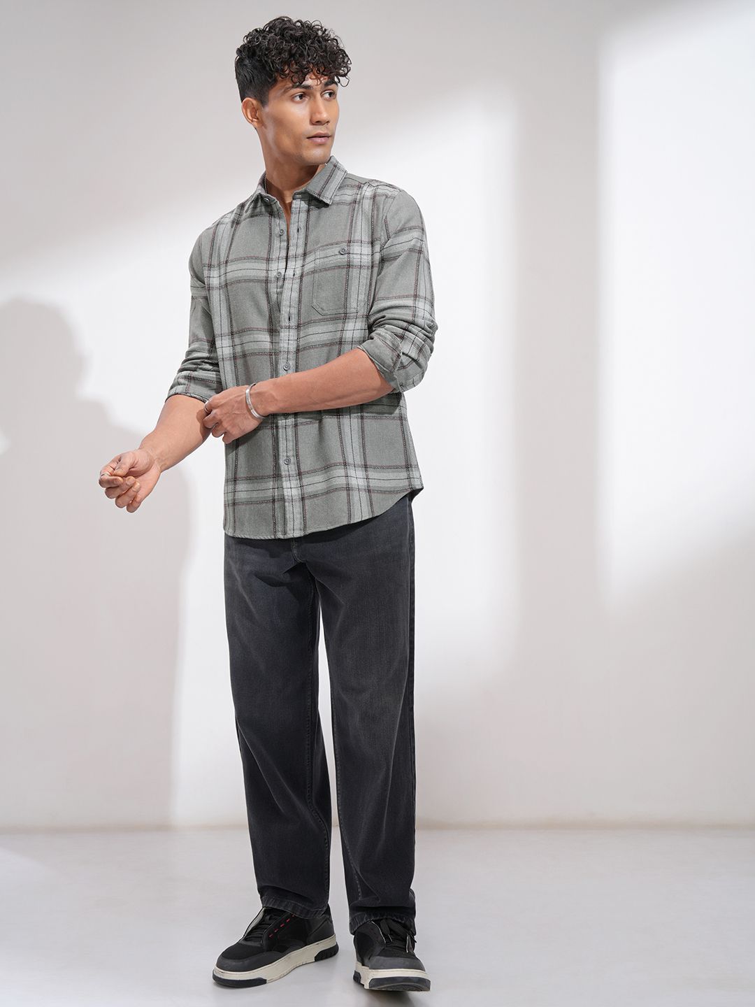 Buy HIGHLANDER Men Comfort Slim Fit Spread Collar Tartan Checked Casual ...