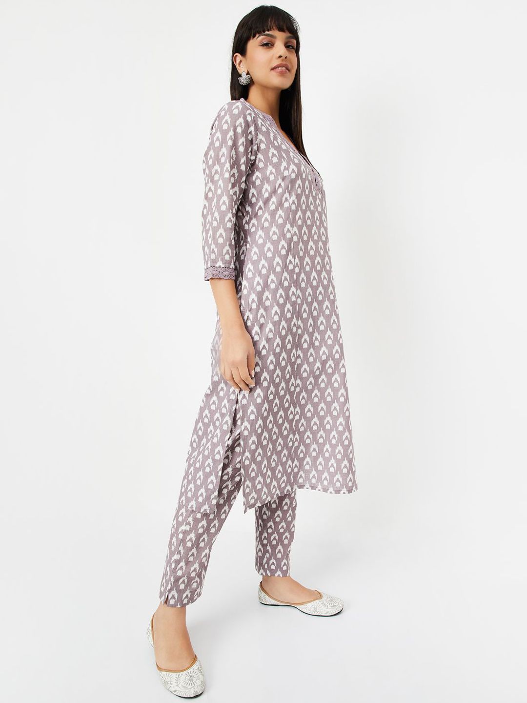 Buy Max Geometric Printed V Neck Straight Kurta With Trousers - Kurta ...