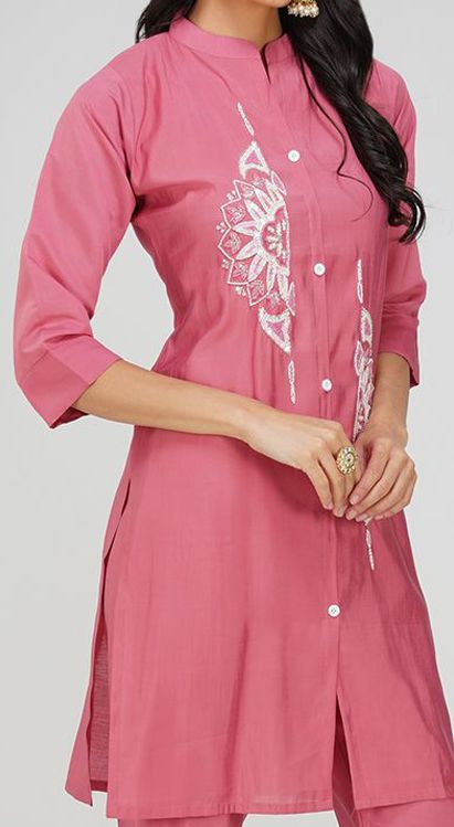 Buy Charitra Women Ethnic Motifs Embroidered Regular Thread Work Kurti ...