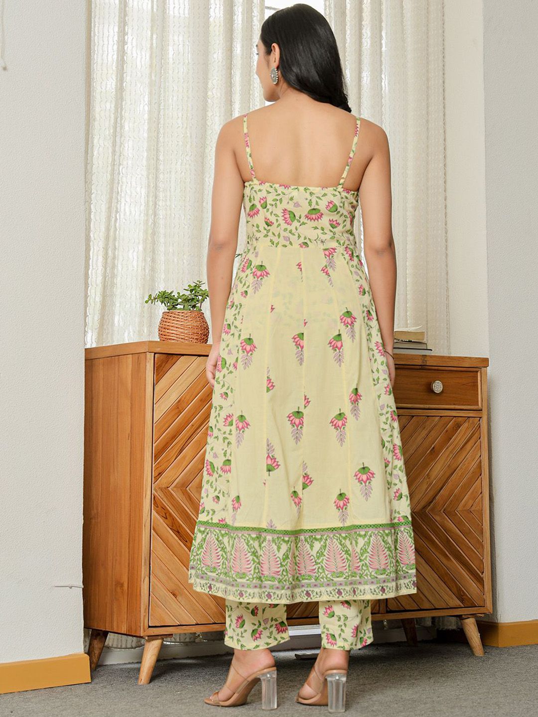 Buy Yufta Floral Printed Pure Cotton Shoulder Straps Anarkali Kurta ...