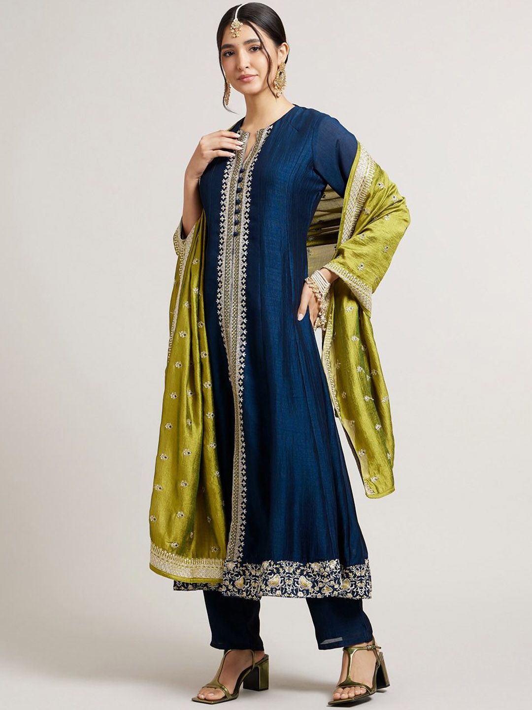 Buy MOHEY Ethnic Motifs Embroidered Zari Work Anarkali Kurta With ...