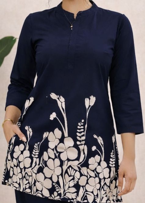 Buy The Cloth Crow Women Floral Printed Regular Kurti With Trousers ...