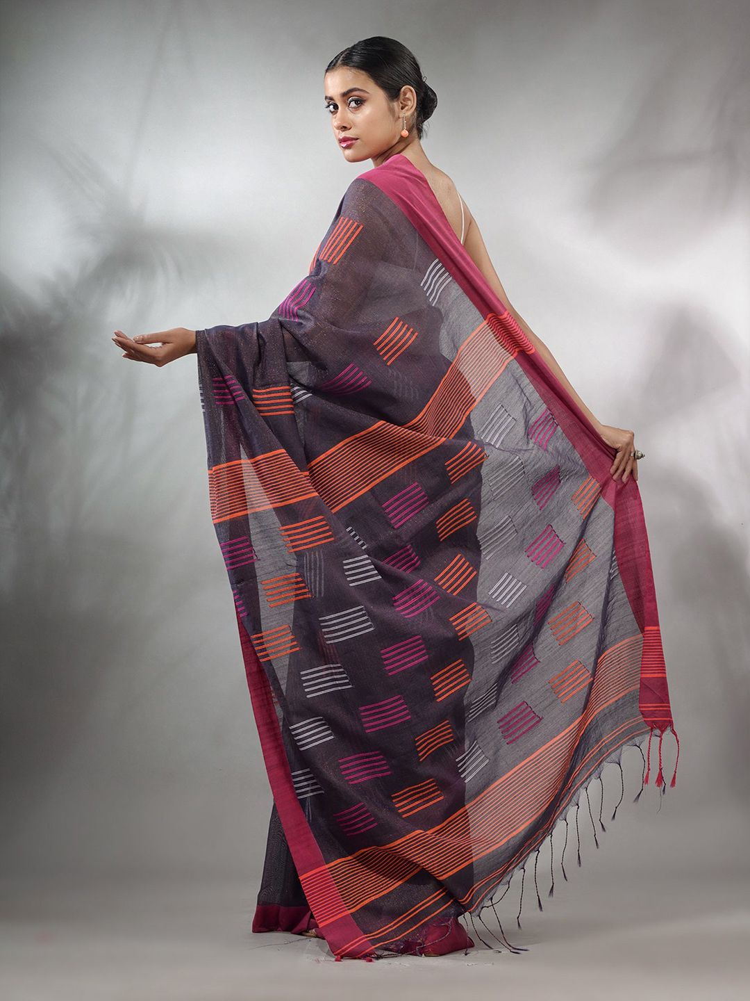 Buy Charukriti Geometric Woven Design Tissue Saree - Sarees for Women ...