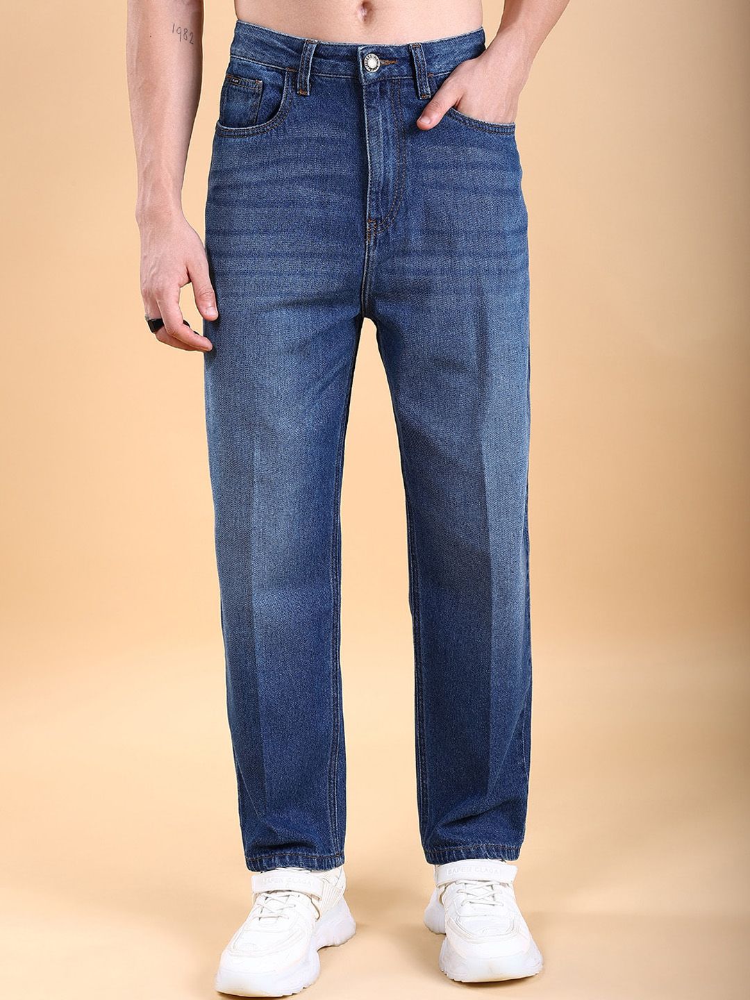 HIGHLANDER Men Relaxed Fit Clean Look Light Fade Cotton Jeans - Price ...