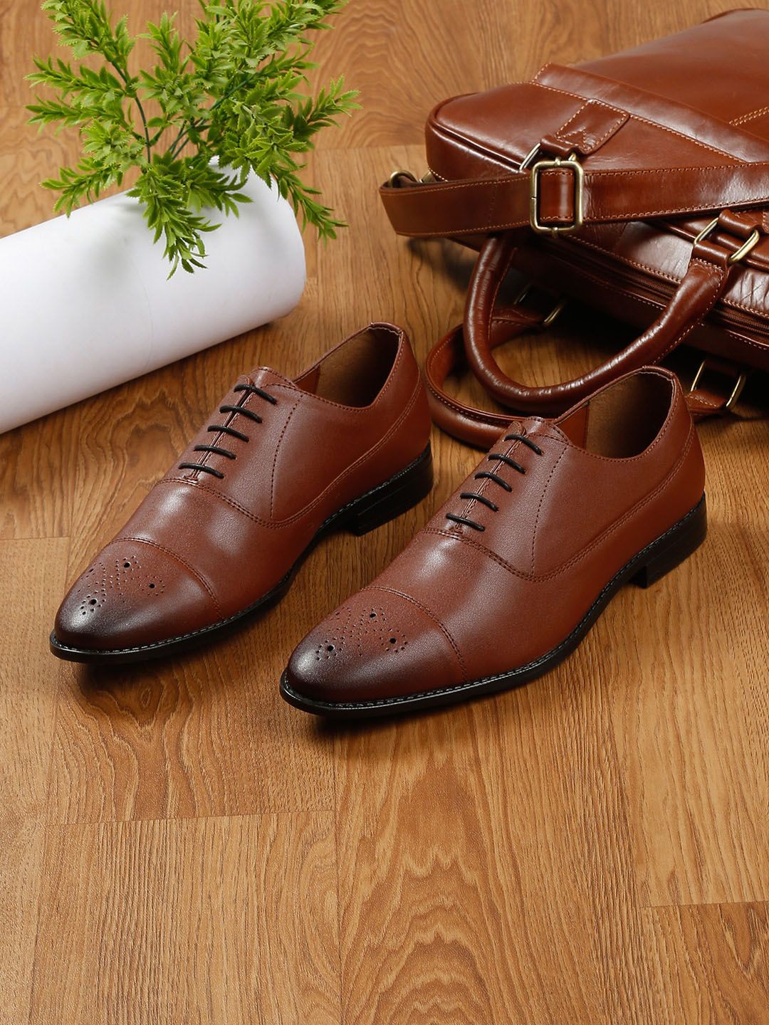 LOUIS STITCH Men Perforated Captoe Style Leather Formal Oxfords - Price ...