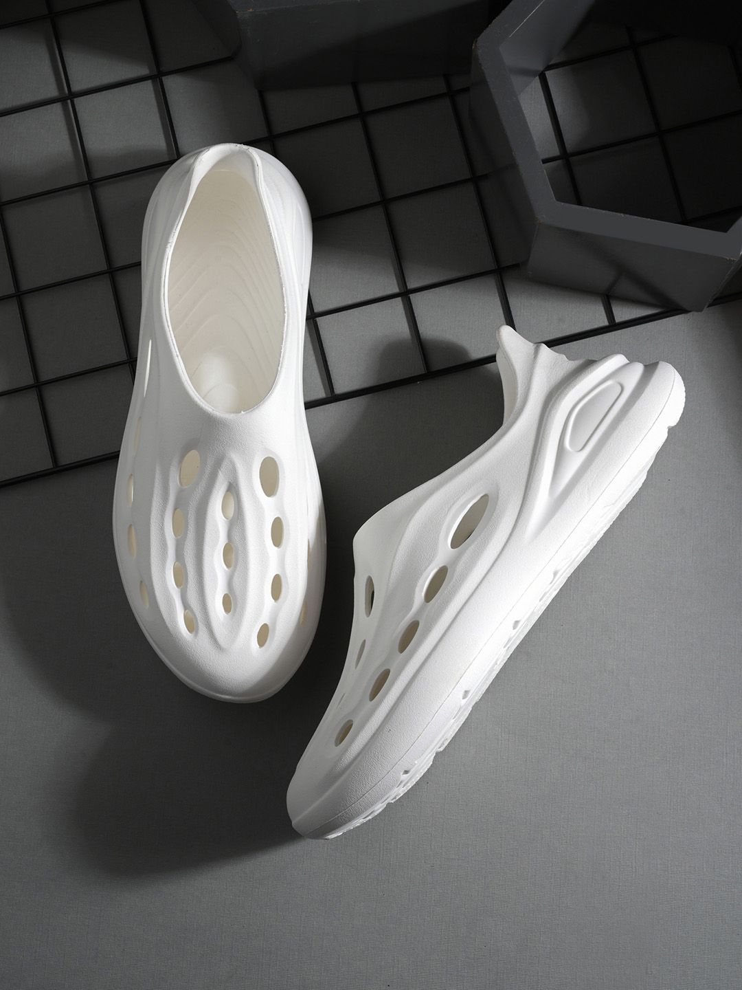 HRX by Hrithik Roshan Men White Croslite Clogs - Price History