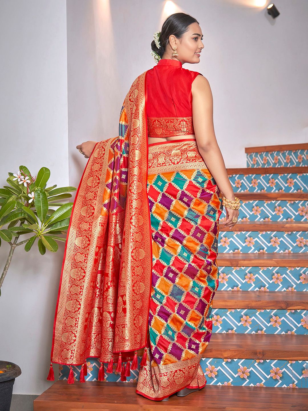Buy MANOHARI Ethnic Motifs Woven Design Zari Banarasi Saree - Sarees ...