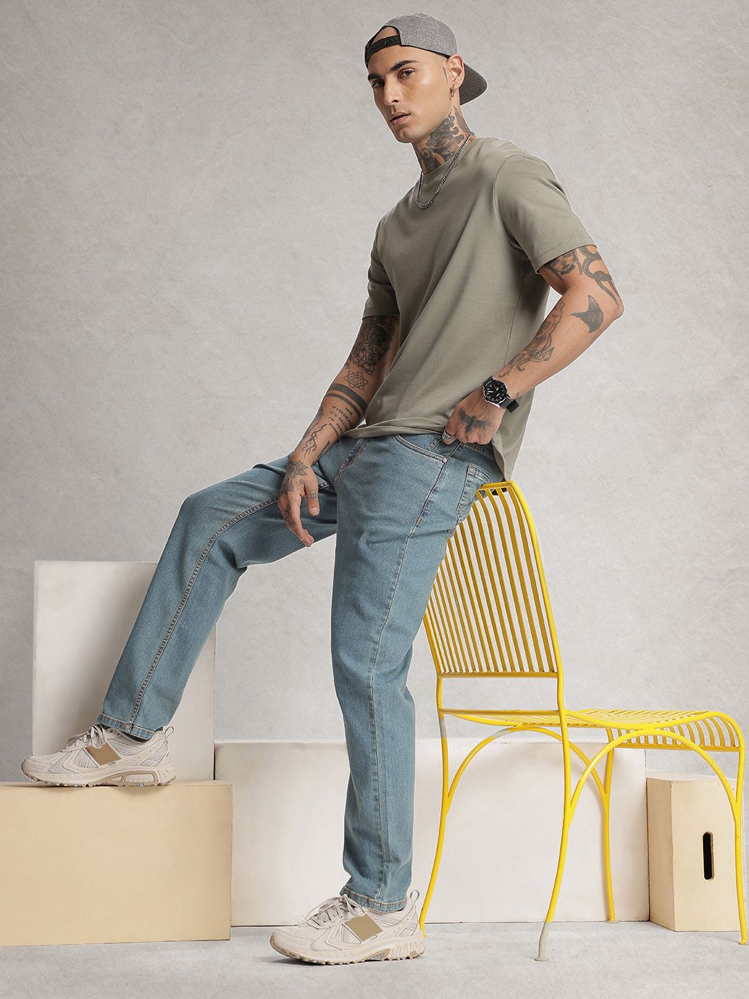 Buy WROGN Men Anti Fit Light Fade Stretchable Jeans - Jeans for Men ...