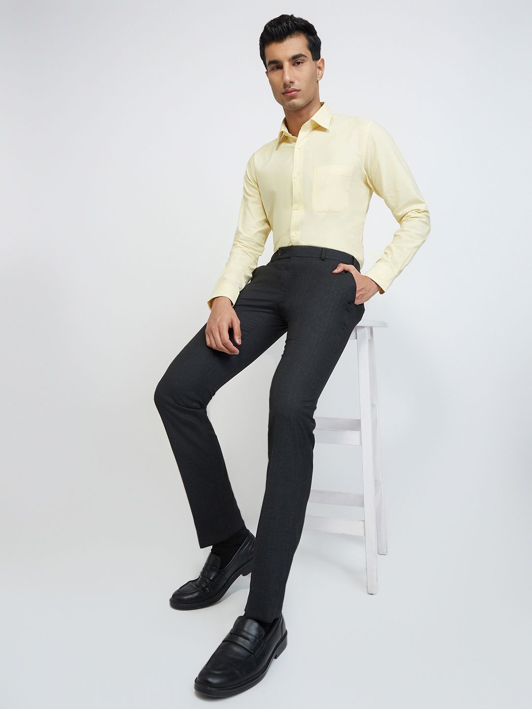 Buy Raymond Men Slim Fit Trousers - Trousers for Men 31966179 | Myntra