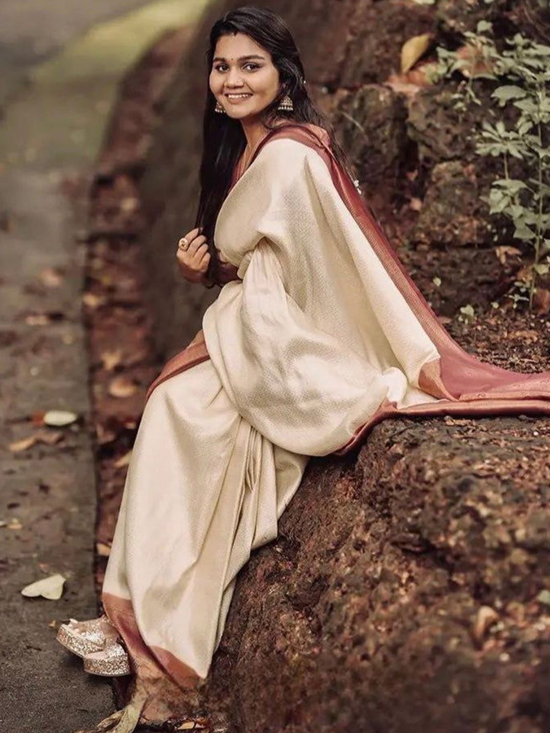 Buy Choiceit Woven Design Zari Saree - Sarees for Women 32090737 | Myntra