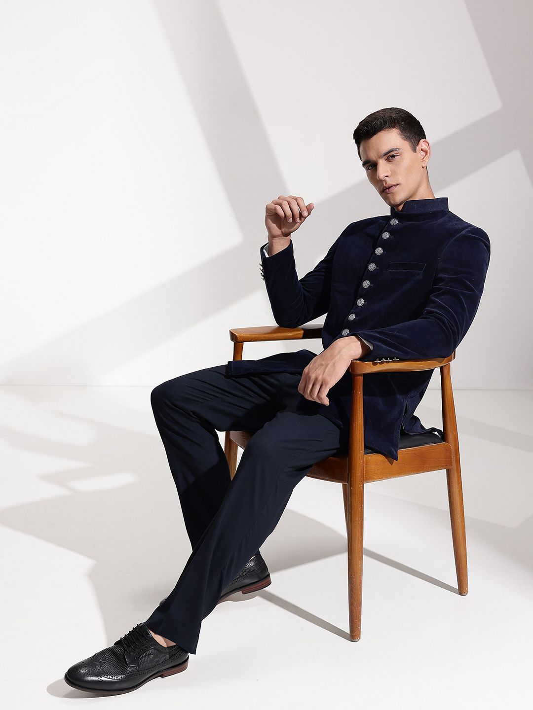 Buy INVICTUS Mandarin Collar Slim Fit Party Bandhgala Blazers - Blazers ...