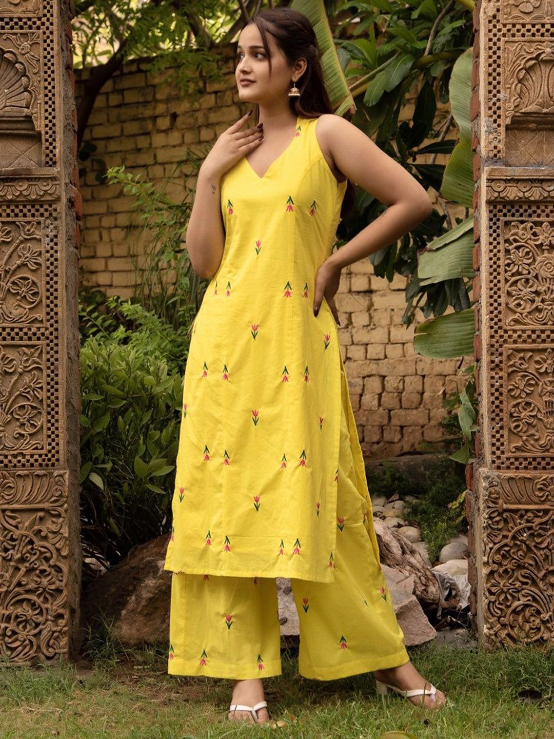 Buy Pomcha Women Floral Embroidered Regular Thread Work Pure Cotton Kurta With Palazzos & With ...