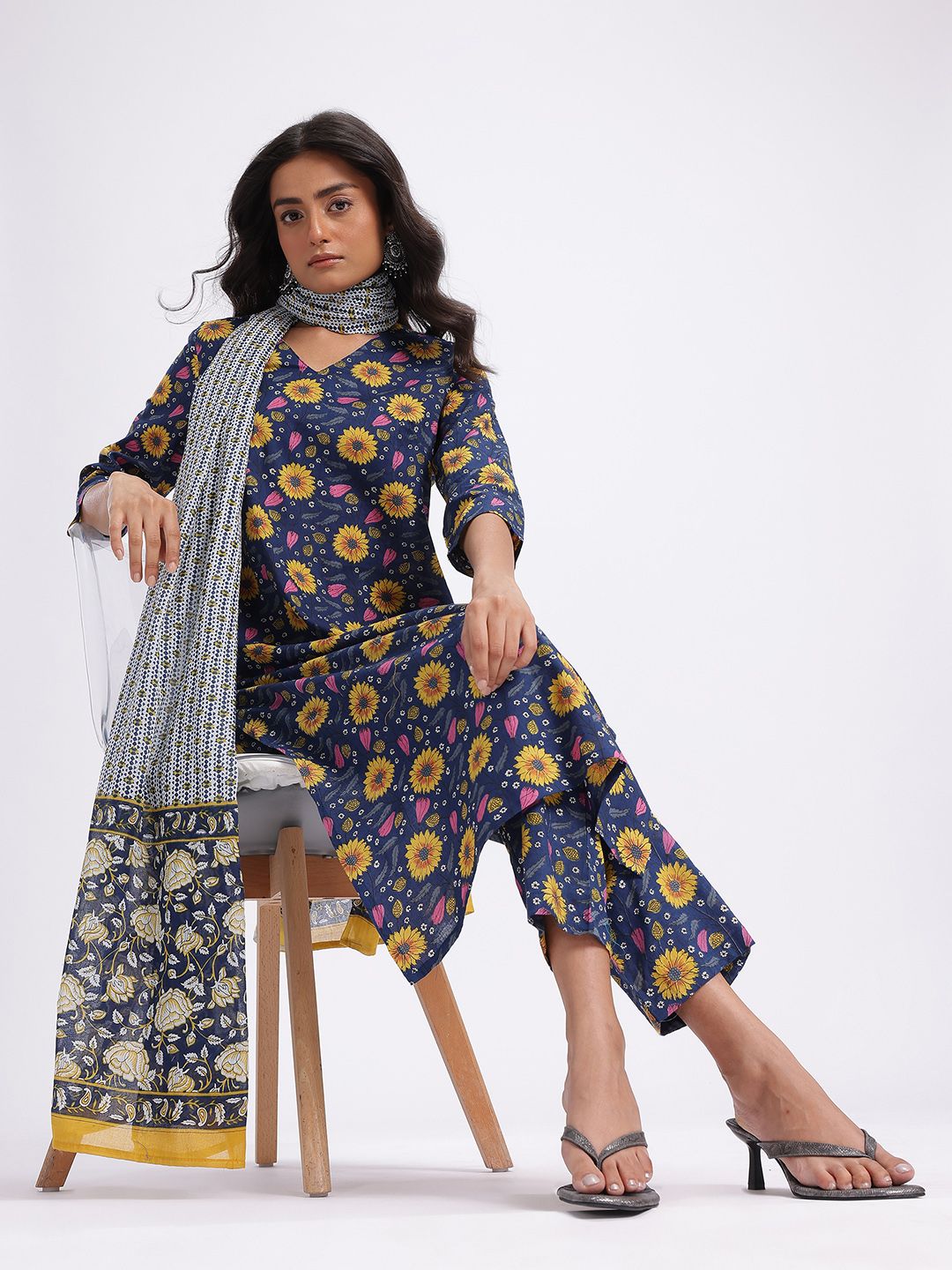 Buy Anouk Floral Printed Pure Cotton Kurta With Trousers & Dupatta - Kurta Sets for Women ...