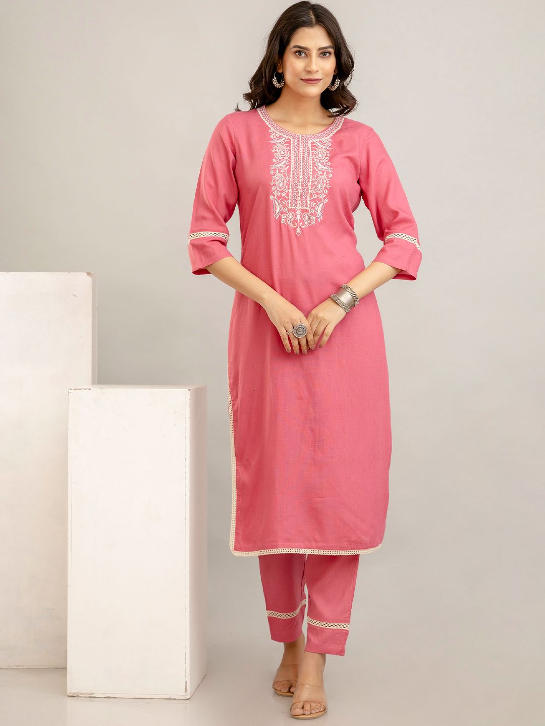 Buy DishaDakshin Floral Yoke Design Thread Work Straight Kurta With ...