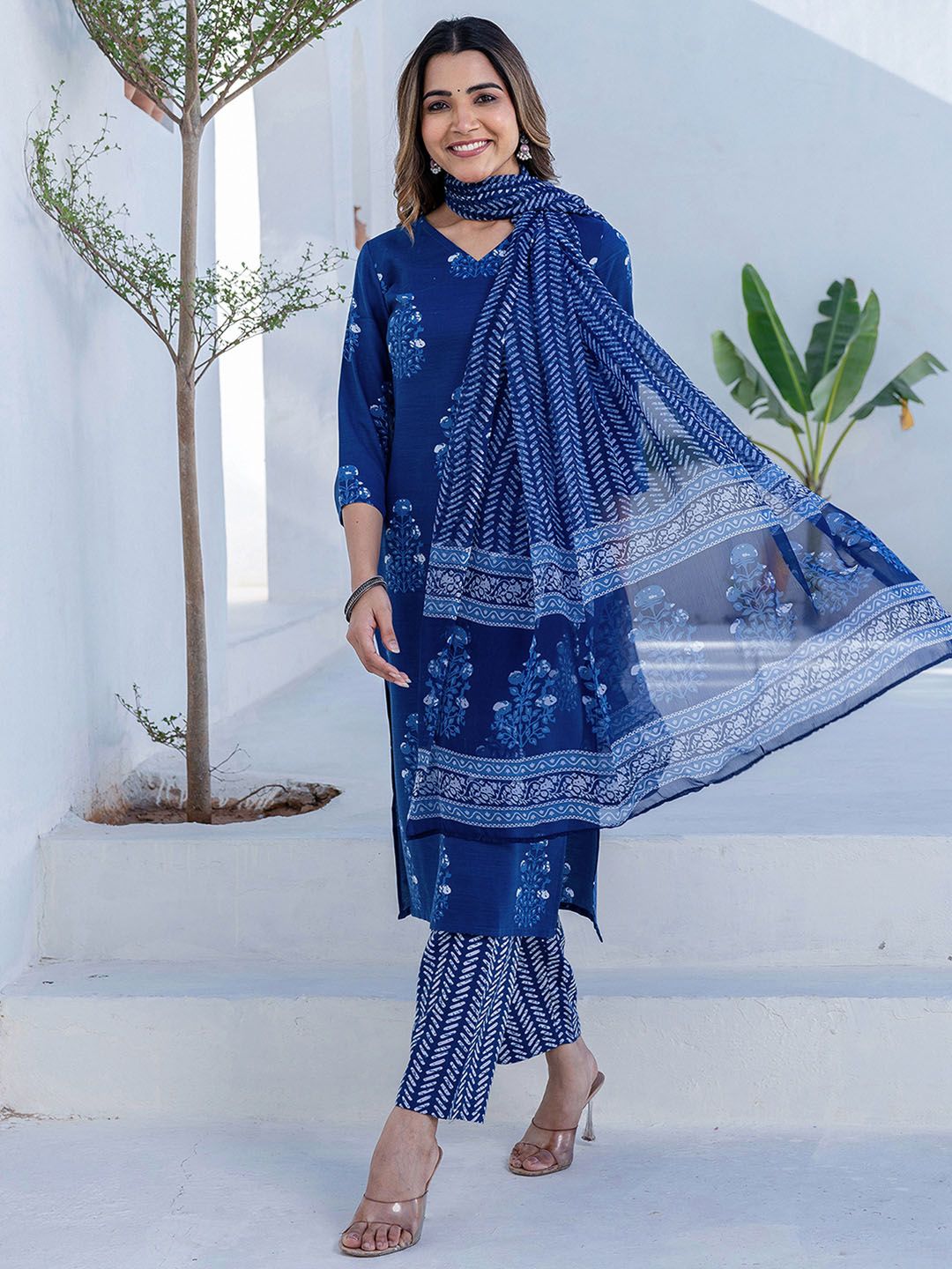 Buy SKYLEE Women Printed Regular Kurta With Trousers & With Dupatta ...