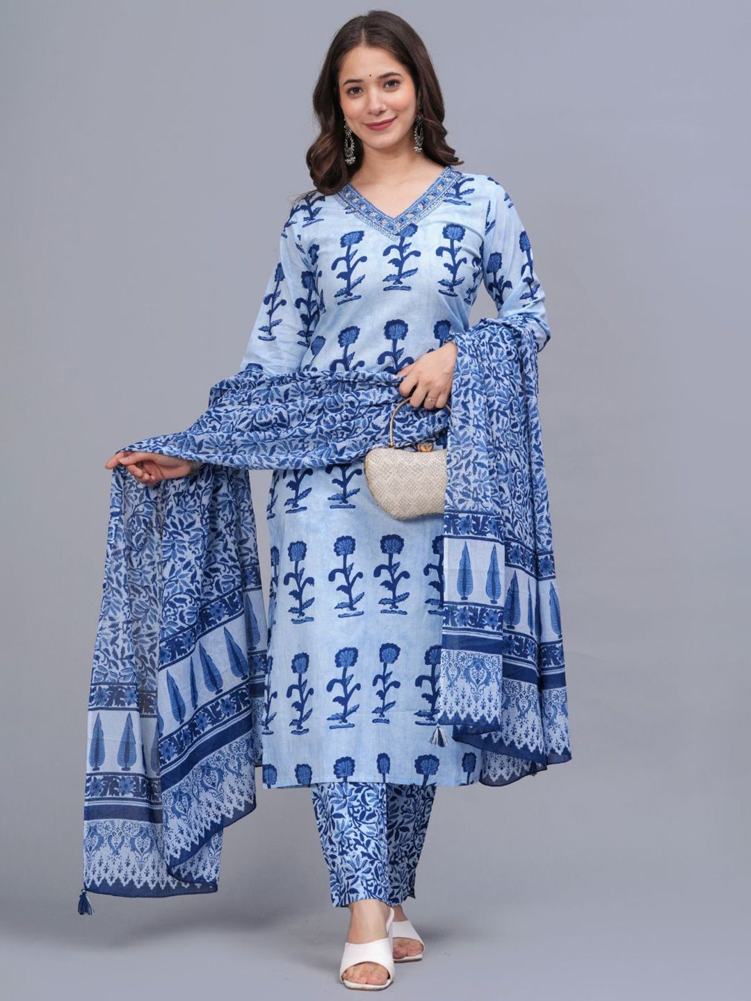 Buy Amayra Women Blue Kurta Sets - Kurta Sets for Women 35292826 | Myntra
