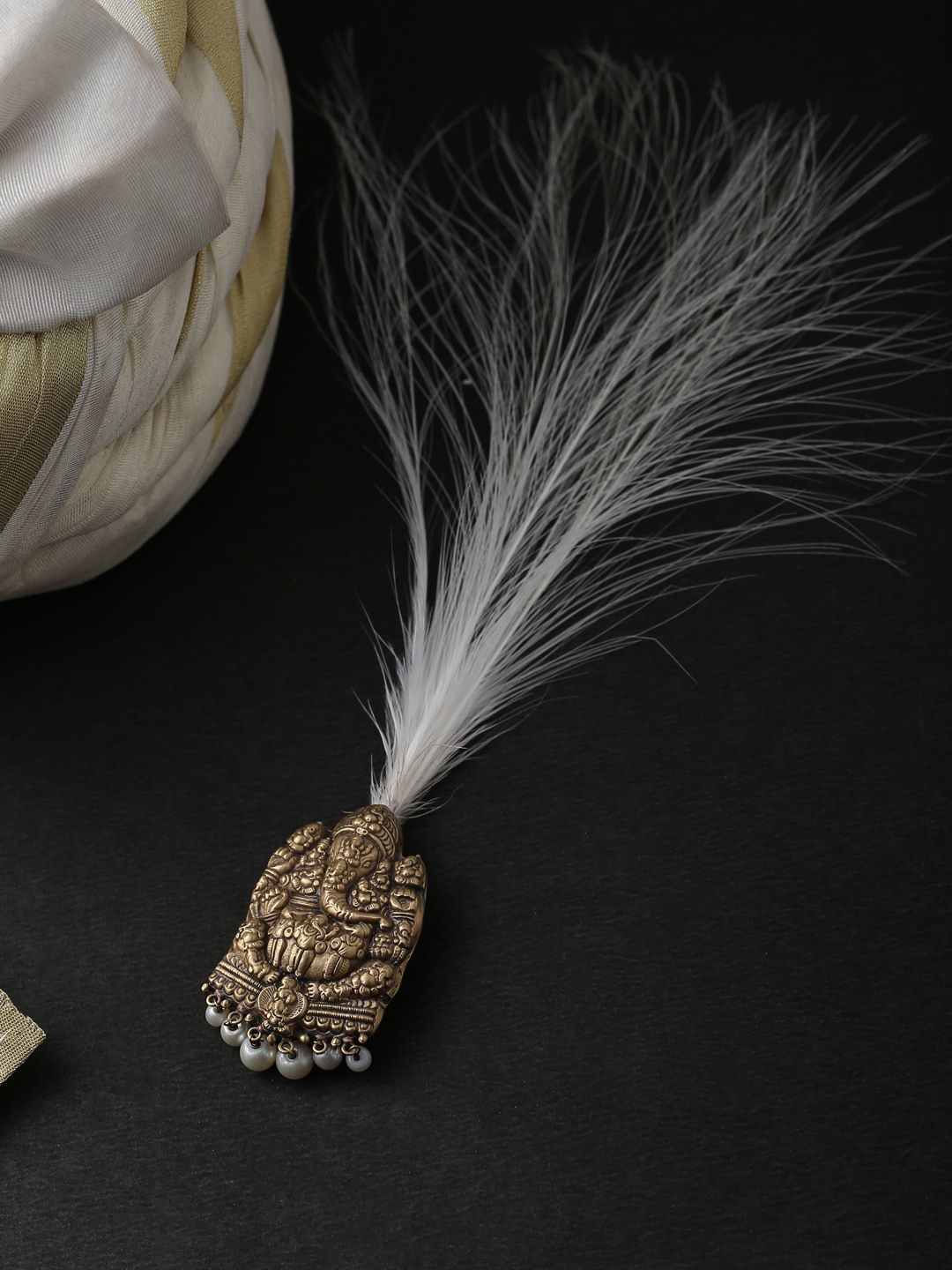 COSA NOSTRAA Men Antique Gold-Toned & White Lord Ganesha Kalangi ... COSA NOSTRAA Men Antique Gold-Toned & White Lord Ganesha Kalangi ...