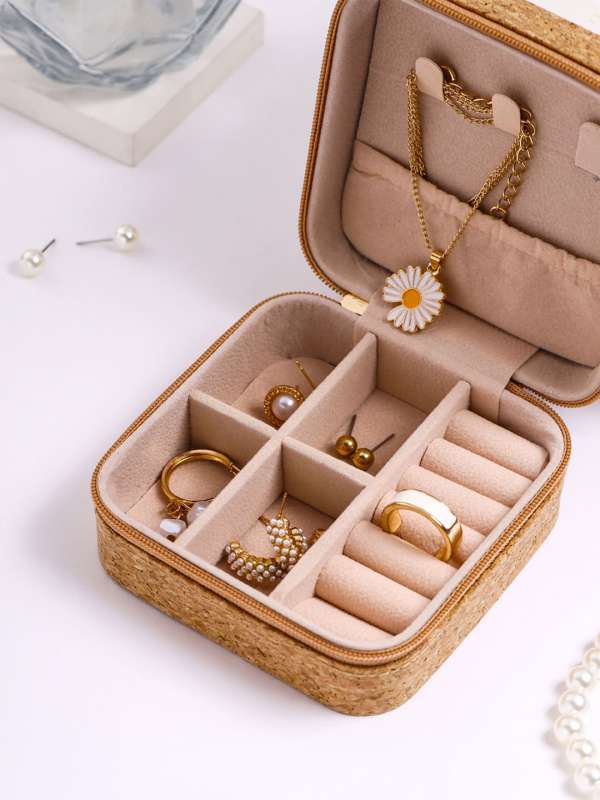 Jewellery cases store