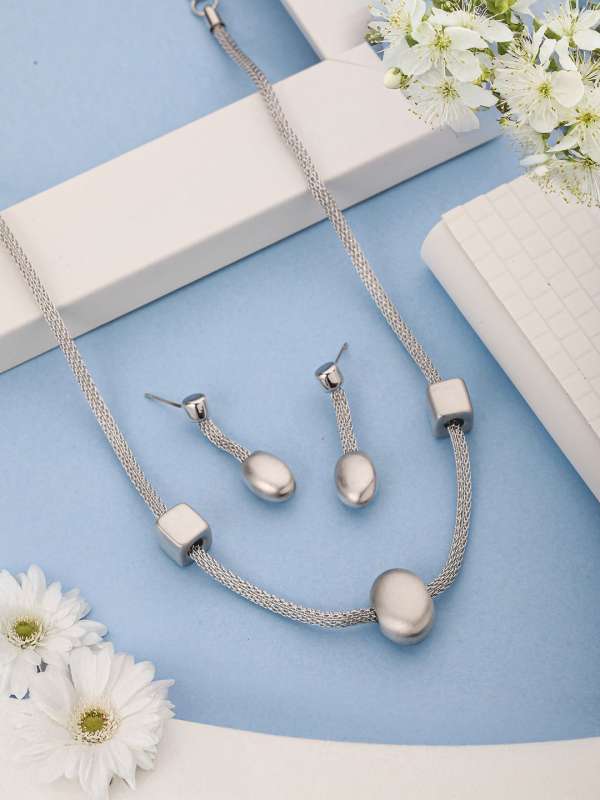 Women's necklace and earrings set store